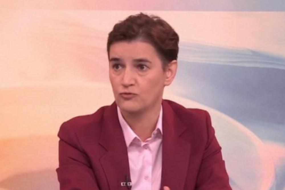 ANA BRNABIĆ PO PRVI PUT POKAZALA MAJKU: Premijerka Srbije je sa njom ... ANA BRNABIĆ PO PRVI PUT POKAZALA MAJKU: Premijerka Srbije je sa njom ...